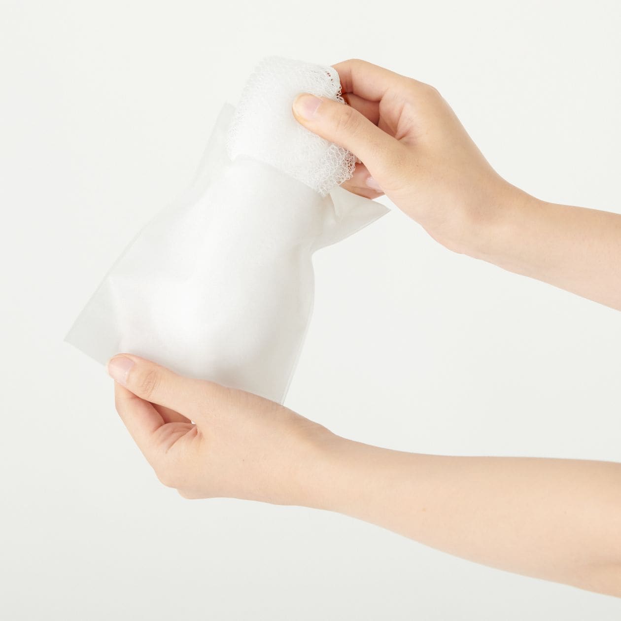 Buy MUJI Portable Stretchy Loofah Bath Sponge
